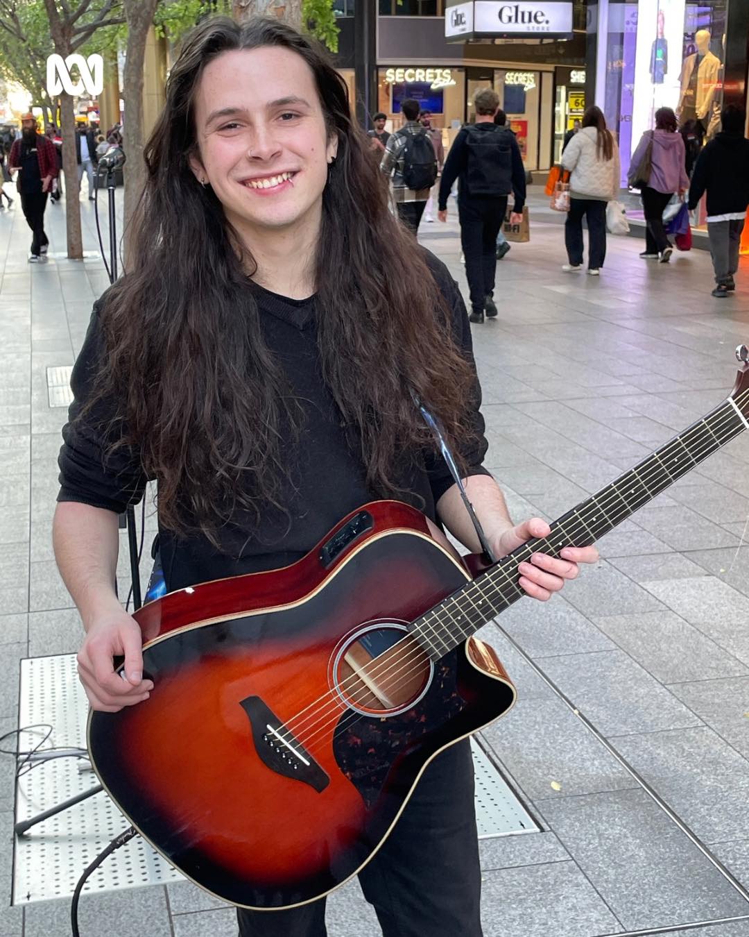 Creative Adelaide 18-year old rocks out in Rundle Mall with free guitar ...