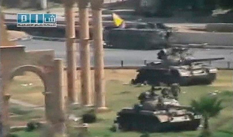 Syrian tanks enter town near Turkey - ABC News