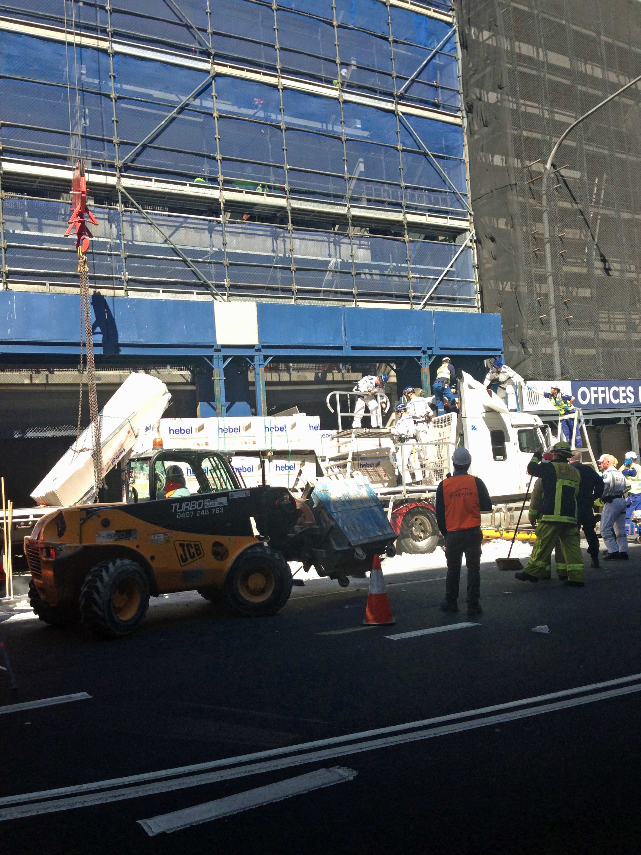 Slab falls on man at Sydney construction site - ABC News