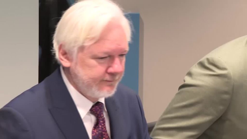 Calls for Julian Assange to be pardoned grow louder - ABC listen