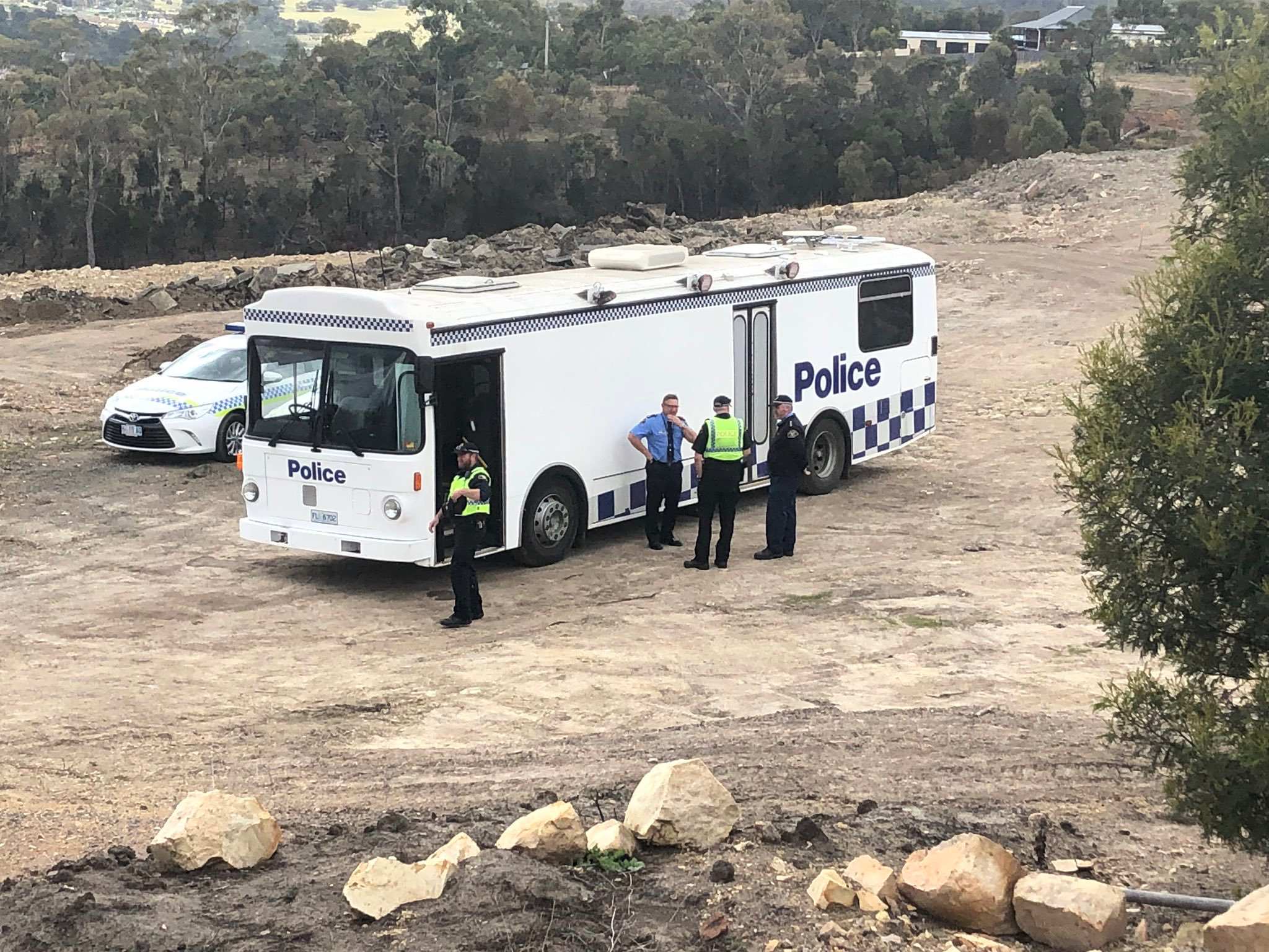 Prisoner Graham Enniss still on the run after escape from Risdon ...