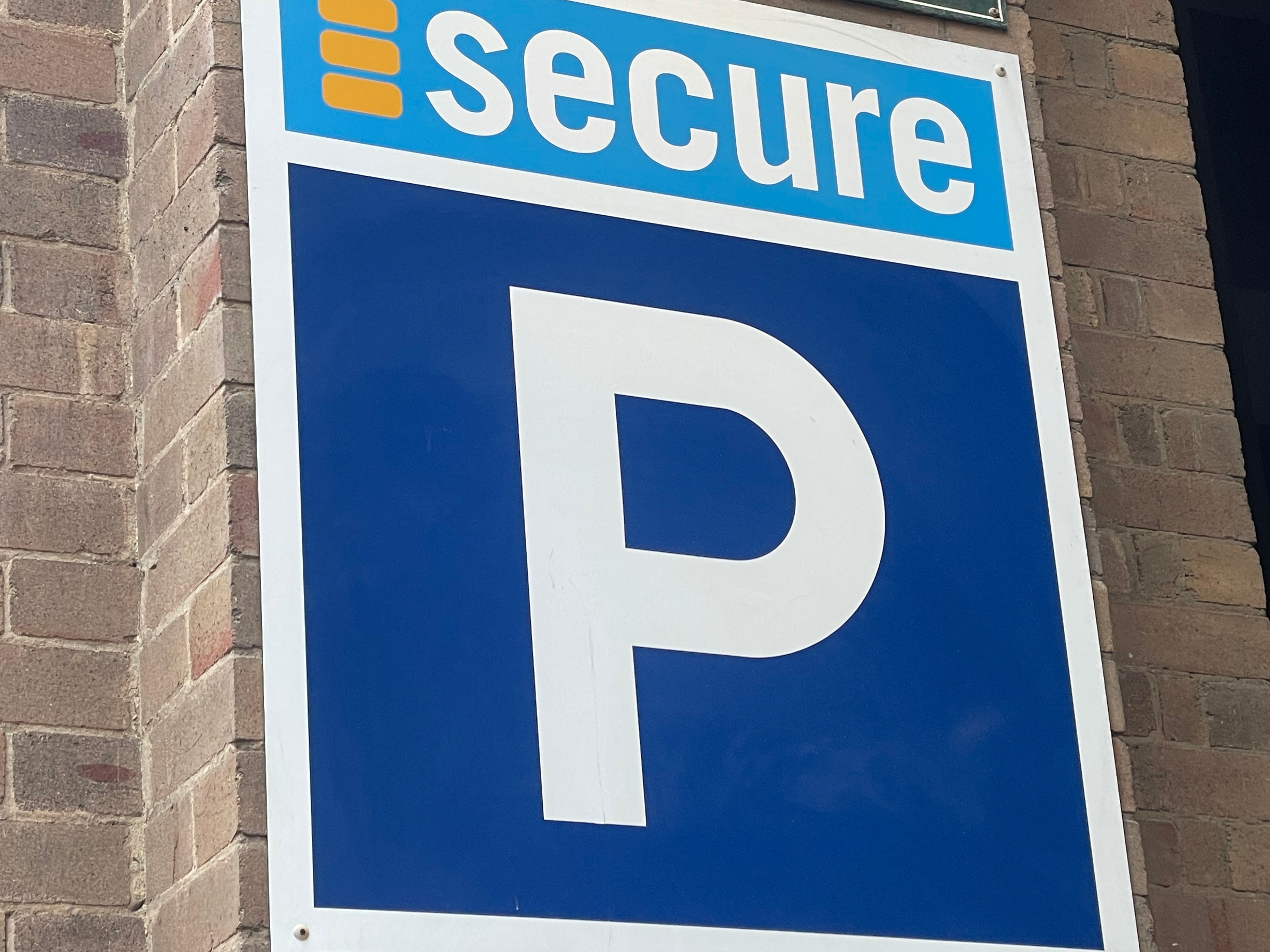 Do you have to pay a fine issued by the owner of a private car park? This is what the law says ...