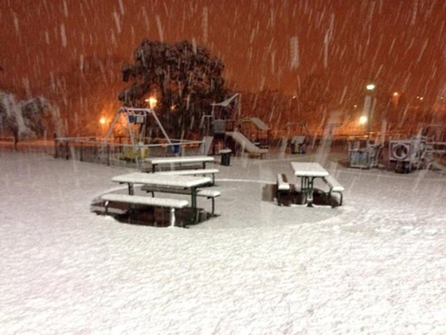 Snow causes Central West havoc - ABC News