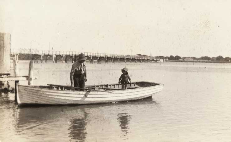 Canning Bridge: One of Perth's original timber crossings still strong ...