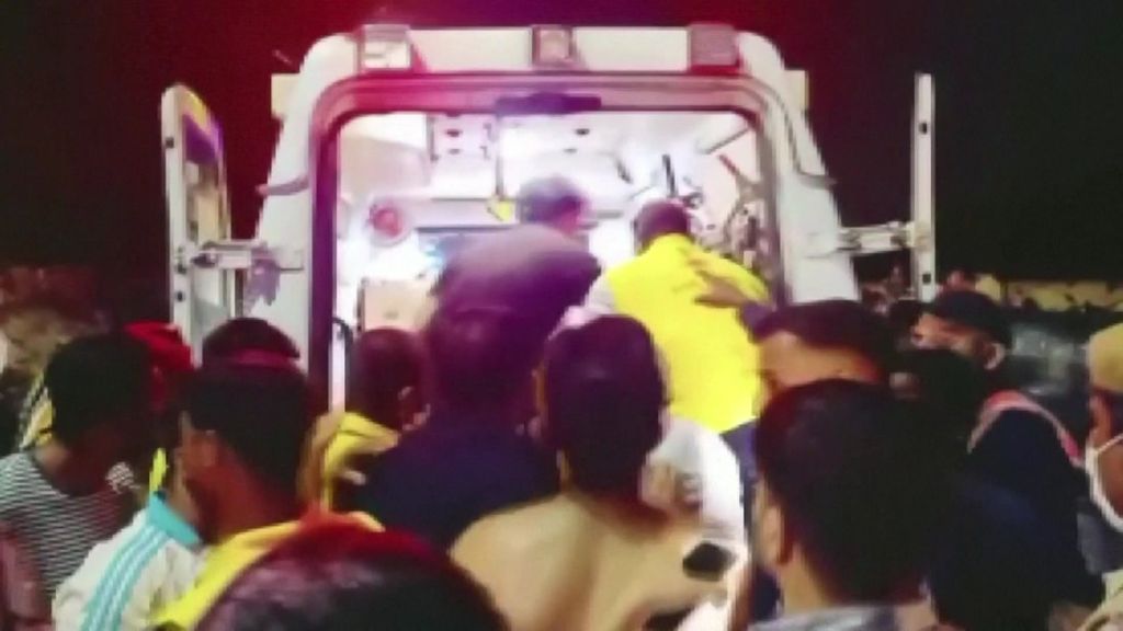 Emergency crews respond to lightning strike that killed 38 people in ...