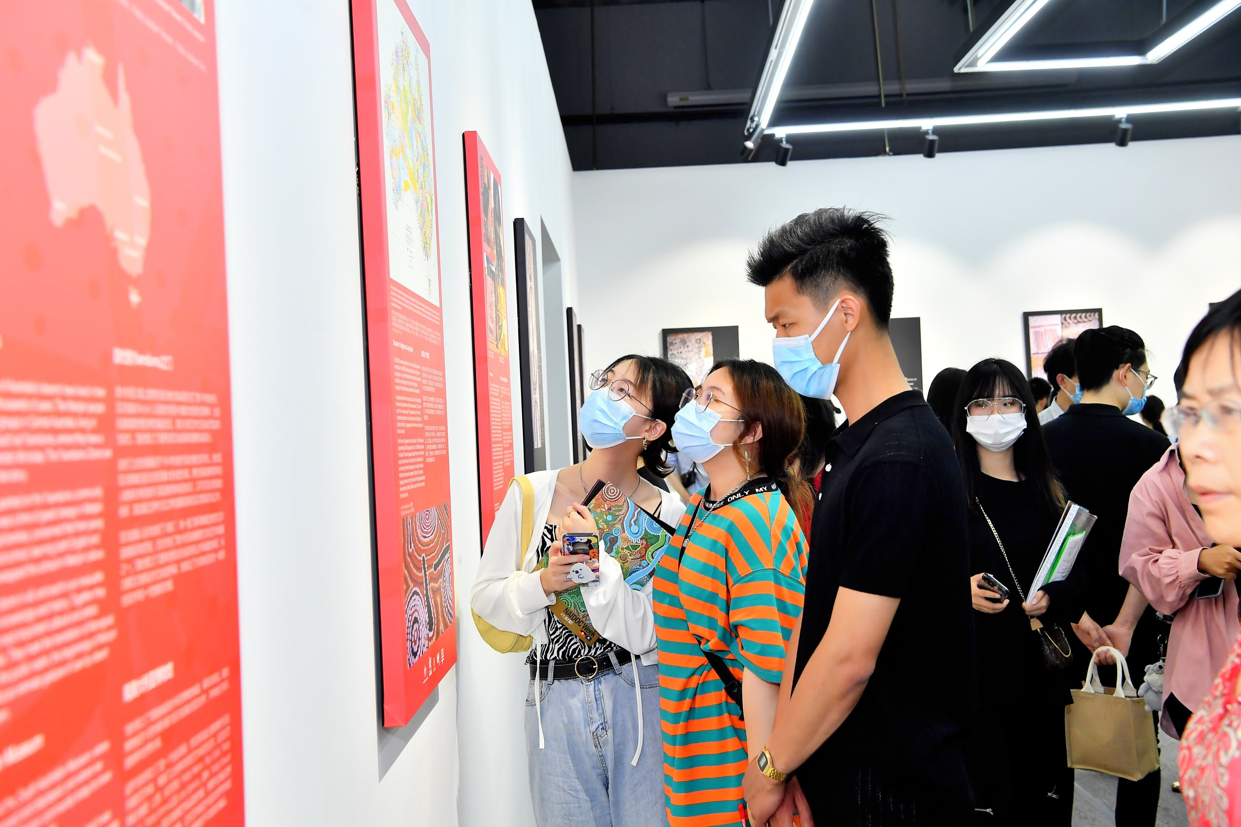 History-changing Yuendemu Doors lead Indigenous dreaming art to China ...