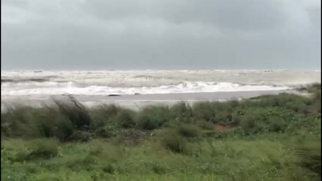 Strong winds lash Gunana, Mornington Island as Cyclone Esther ...