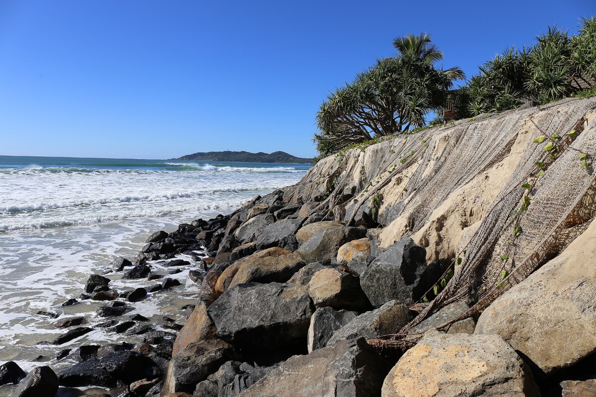 Byron Bay divided by Belongil Beach rock wall plans - ABC News