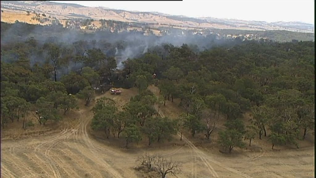 Fire crews treat Wallan fire as suspicious - ABC News