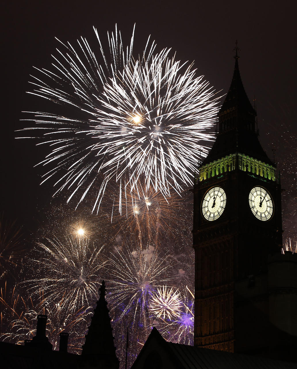 Big Ben's four-year silence brings British MPs to tears as they bow ...