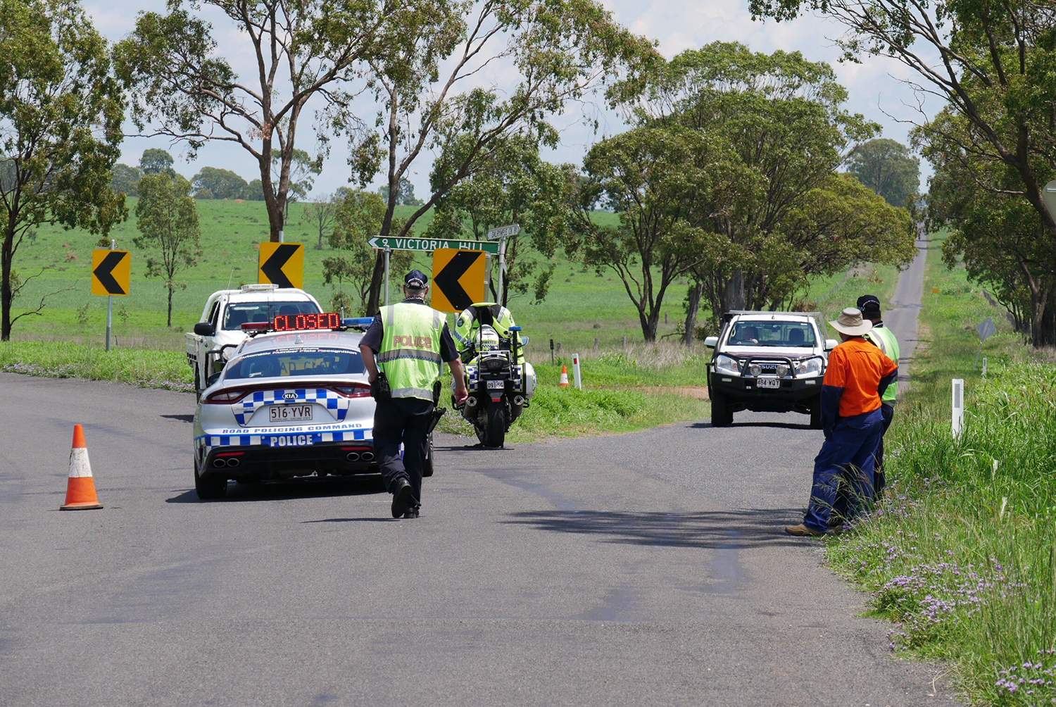 Hole in Queensland dam sparks evacuations at Talgai - ABC News