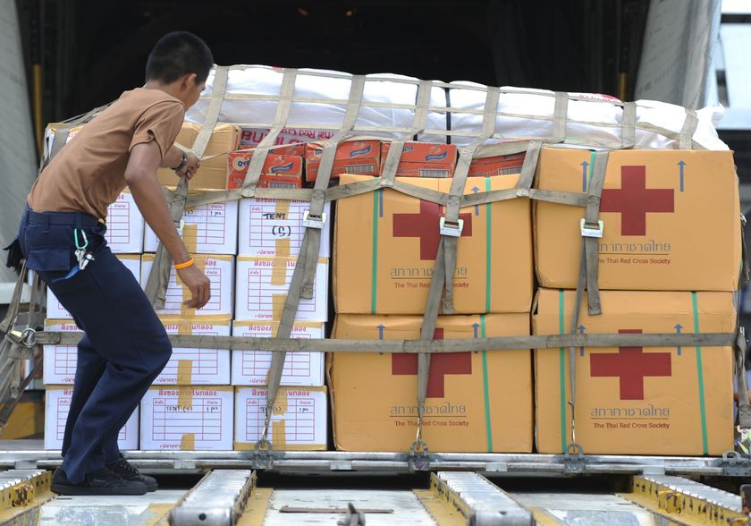 Burma 'imposes curfew in villages receiving food aid' - ABC News