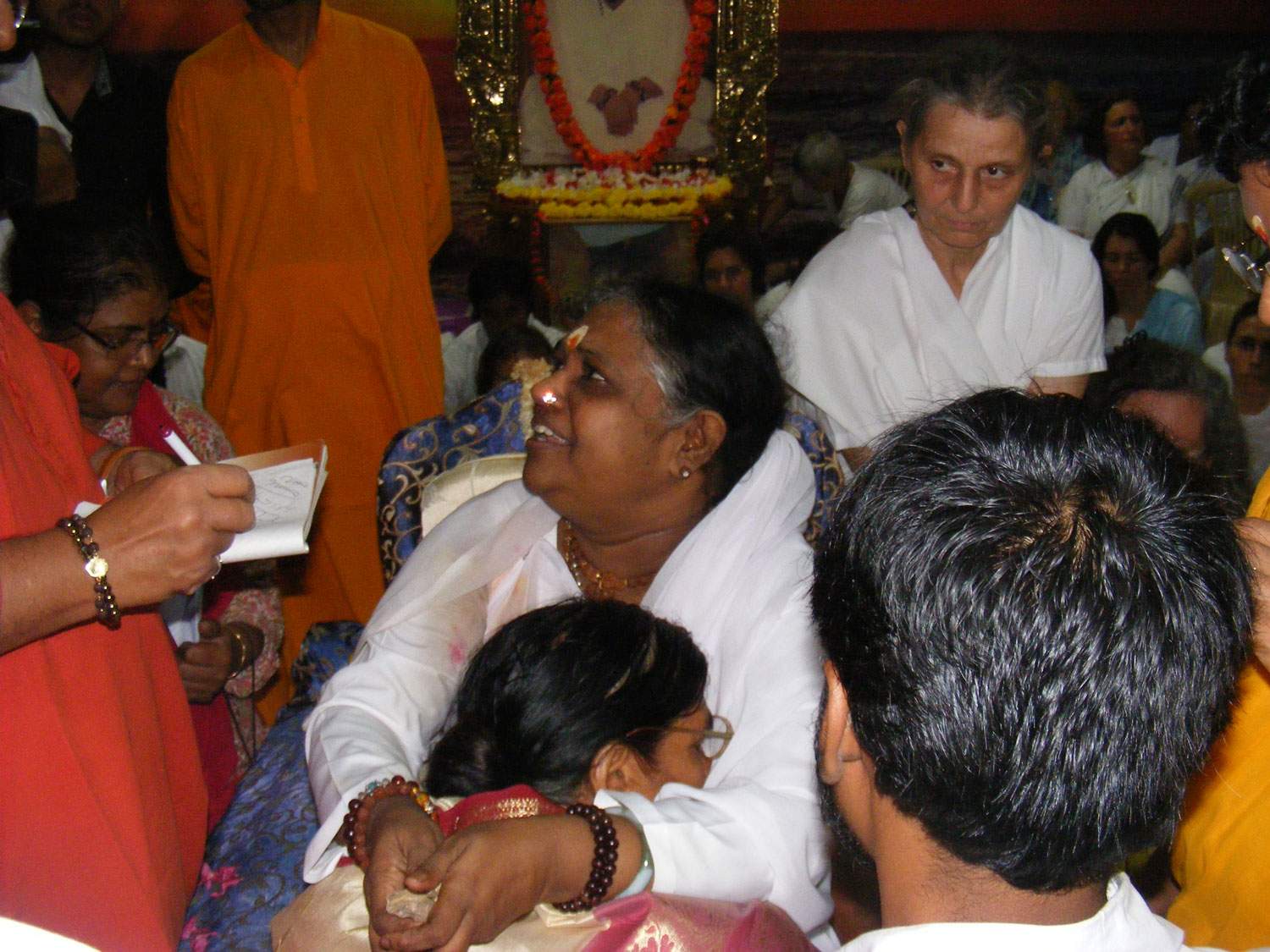 Devotees join 'Amma', India's 'hugging saint' Mata Amritanandamayi ...