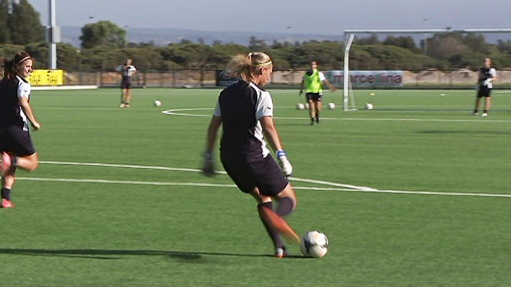 Adelaide United Lady Reds eyes finals hope - ABC News