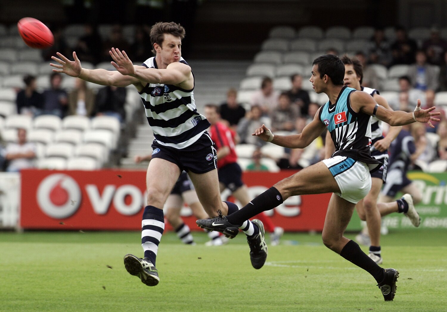 AFL returns to London - ABC News