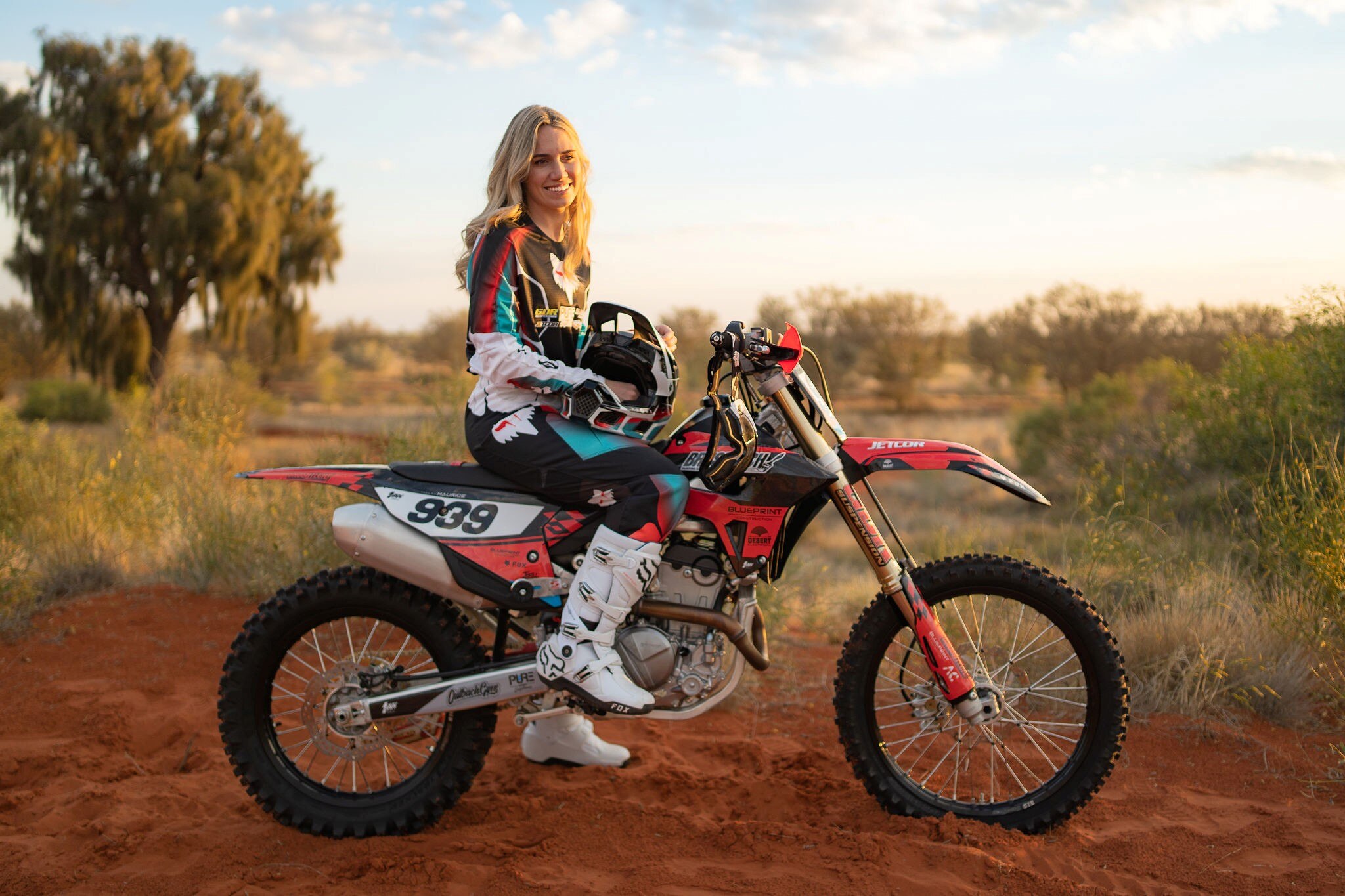 Alice Springs rider crowned "Queen of The Desert" in her first Finke ...