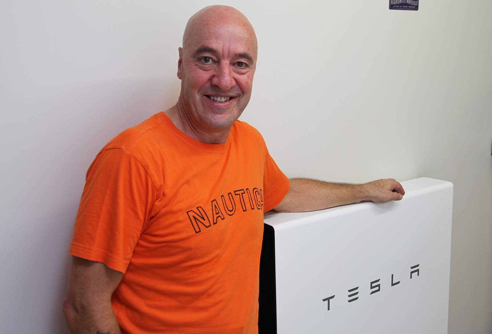 Power prices: Queenslanders turning to batteries in bid to cut bills ...