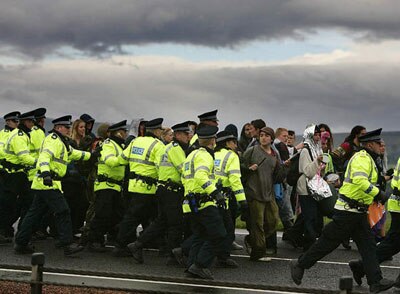 G8 protesters clash with police - ABC News