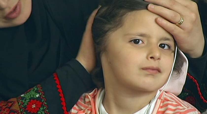 Palestinian girl given chance to hear - ABC News