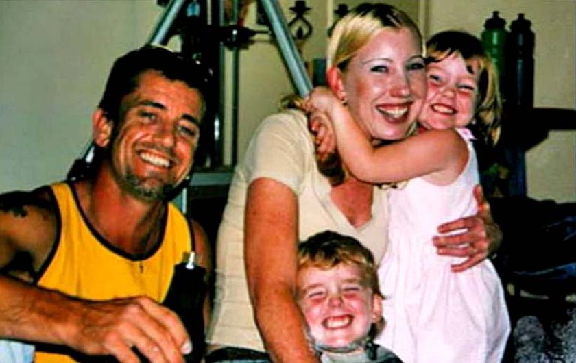 Bell children farewelled with balloons - ABC News