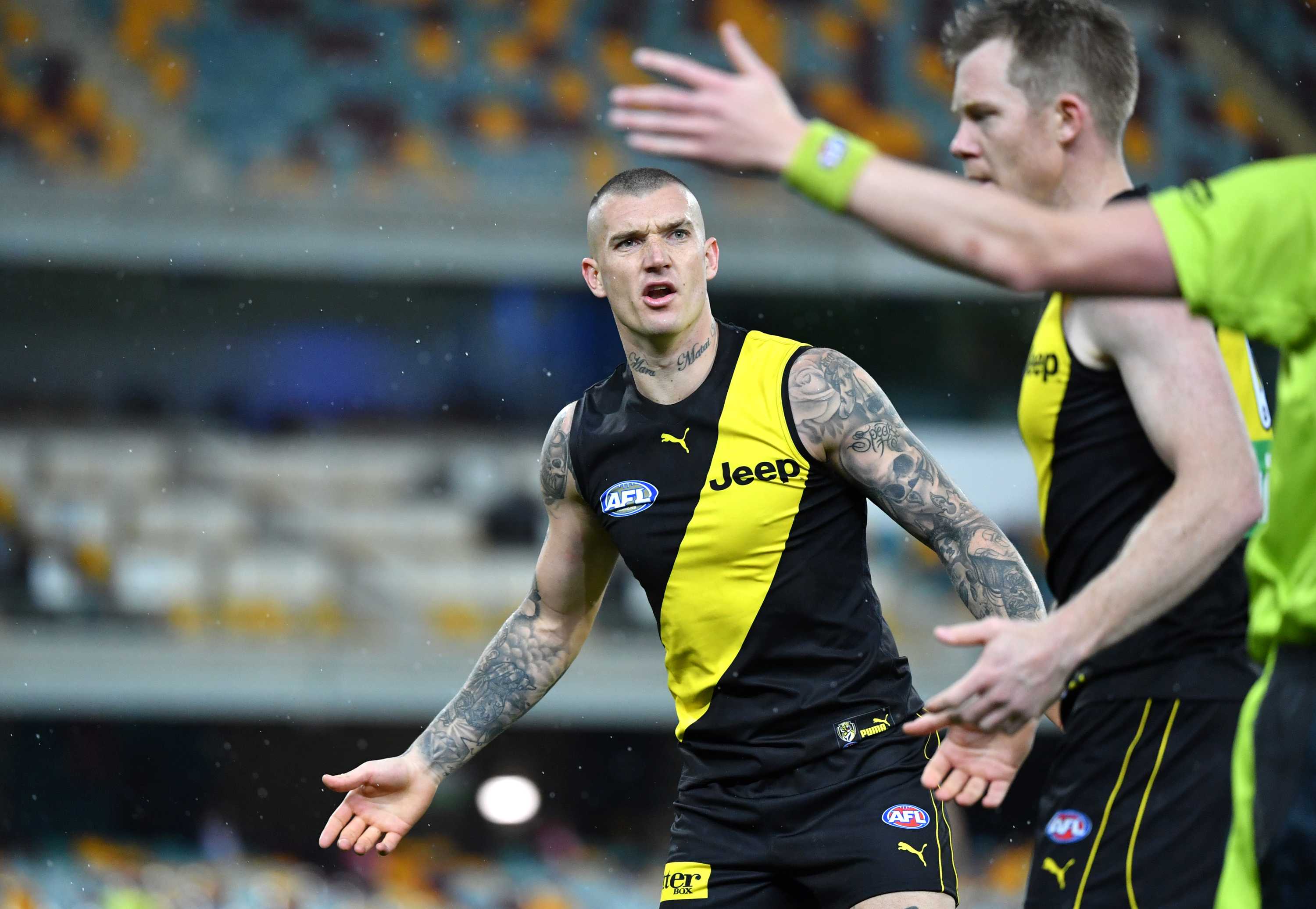 AFL players 'allowed to say no' to 10 weeks in QLD - ABC listen