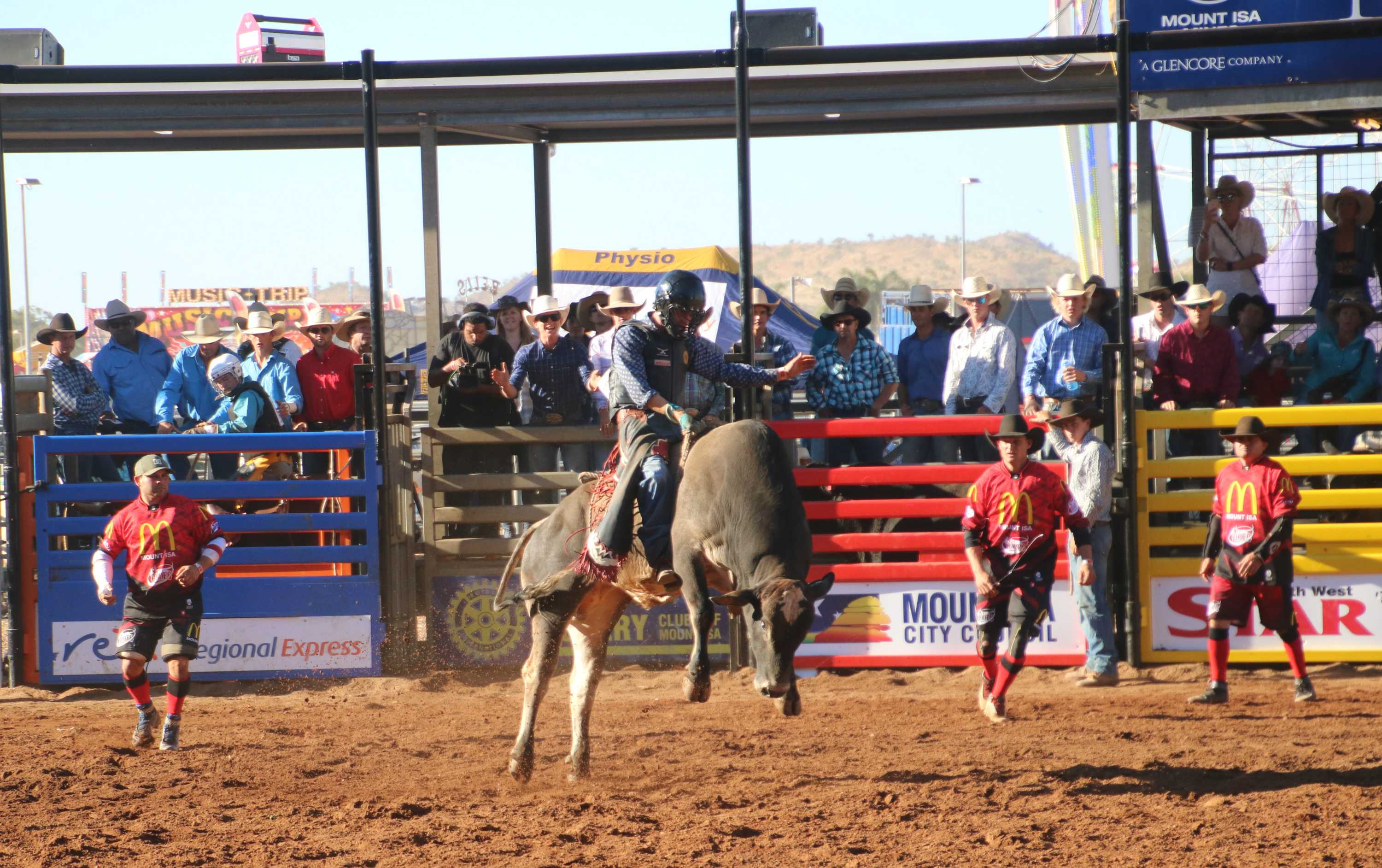 American rodeo legend Hollywood Harris brings dying art of clowning to ...