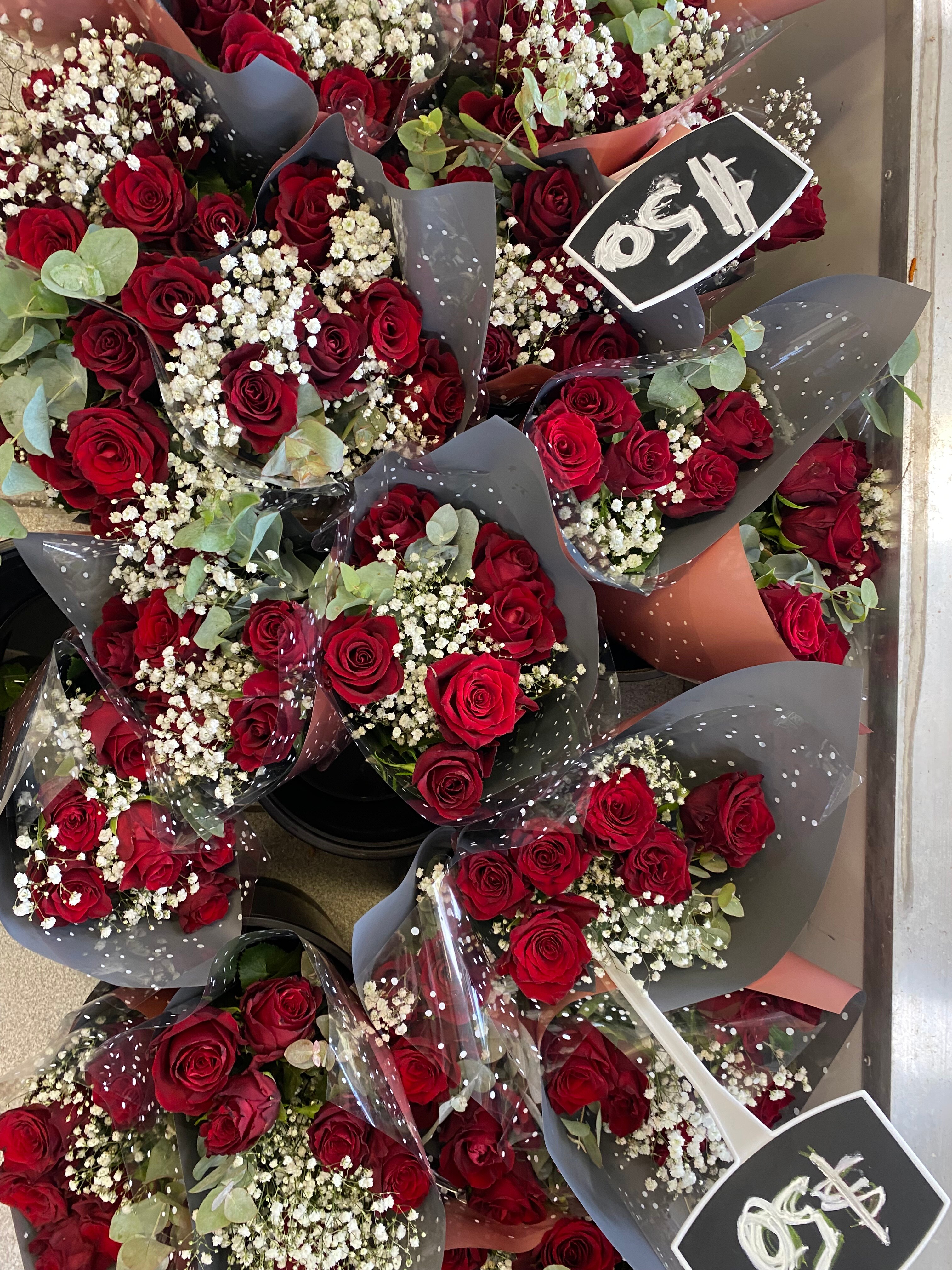 10,000 roses expected to be sold in Cairns on Valentine's Day - ABC listen