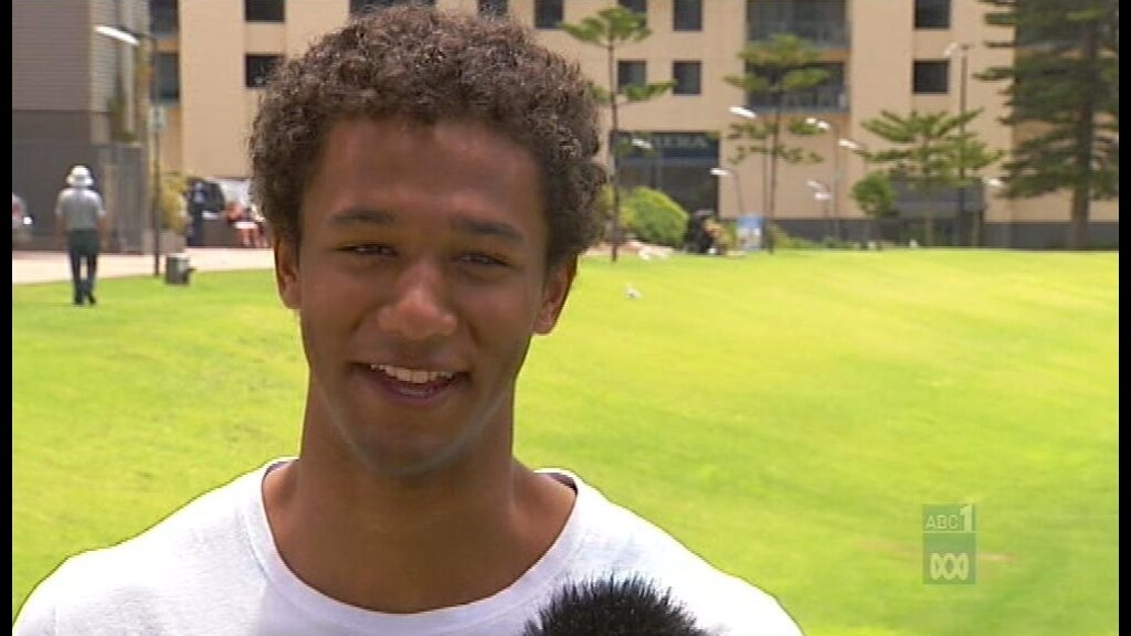 Student wins Bay Sheffield footrace - ABC News