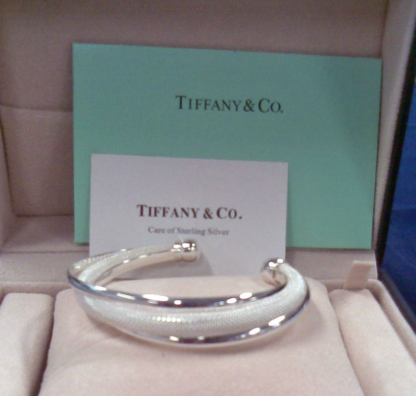 Customs seize fake Tiffany jewellery - ABC News