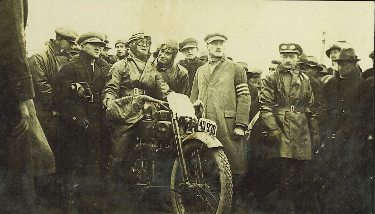 'Brave or dumb' motorcycle racing pioneers celebrated - ABC listen