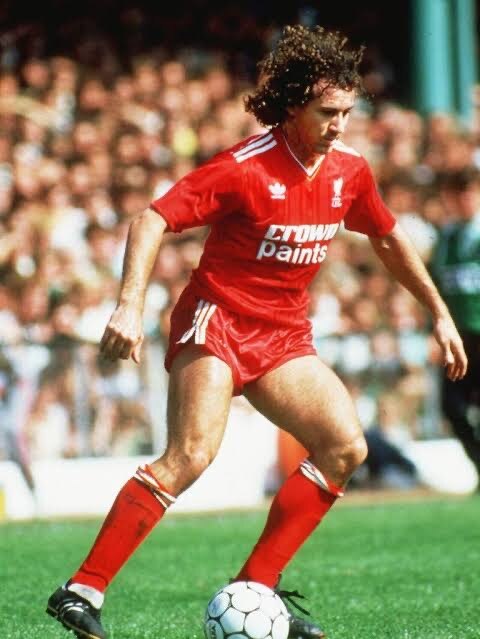 How a bloke from Lake Macquarie became a world class soccer player ...