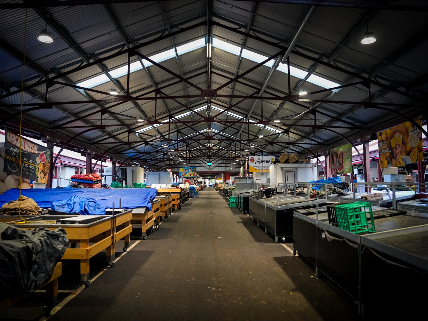 Queen Victoria Market stallholders on strike for first time in market's ...