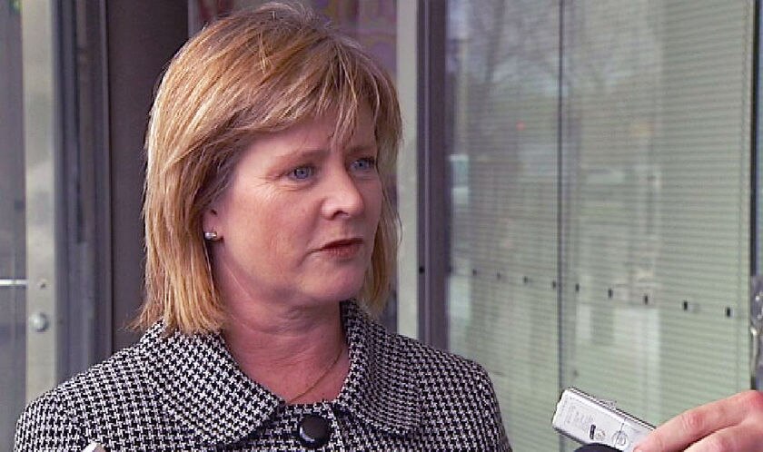 I'm still a 'conservative', Labor minister assures voters - ABC News