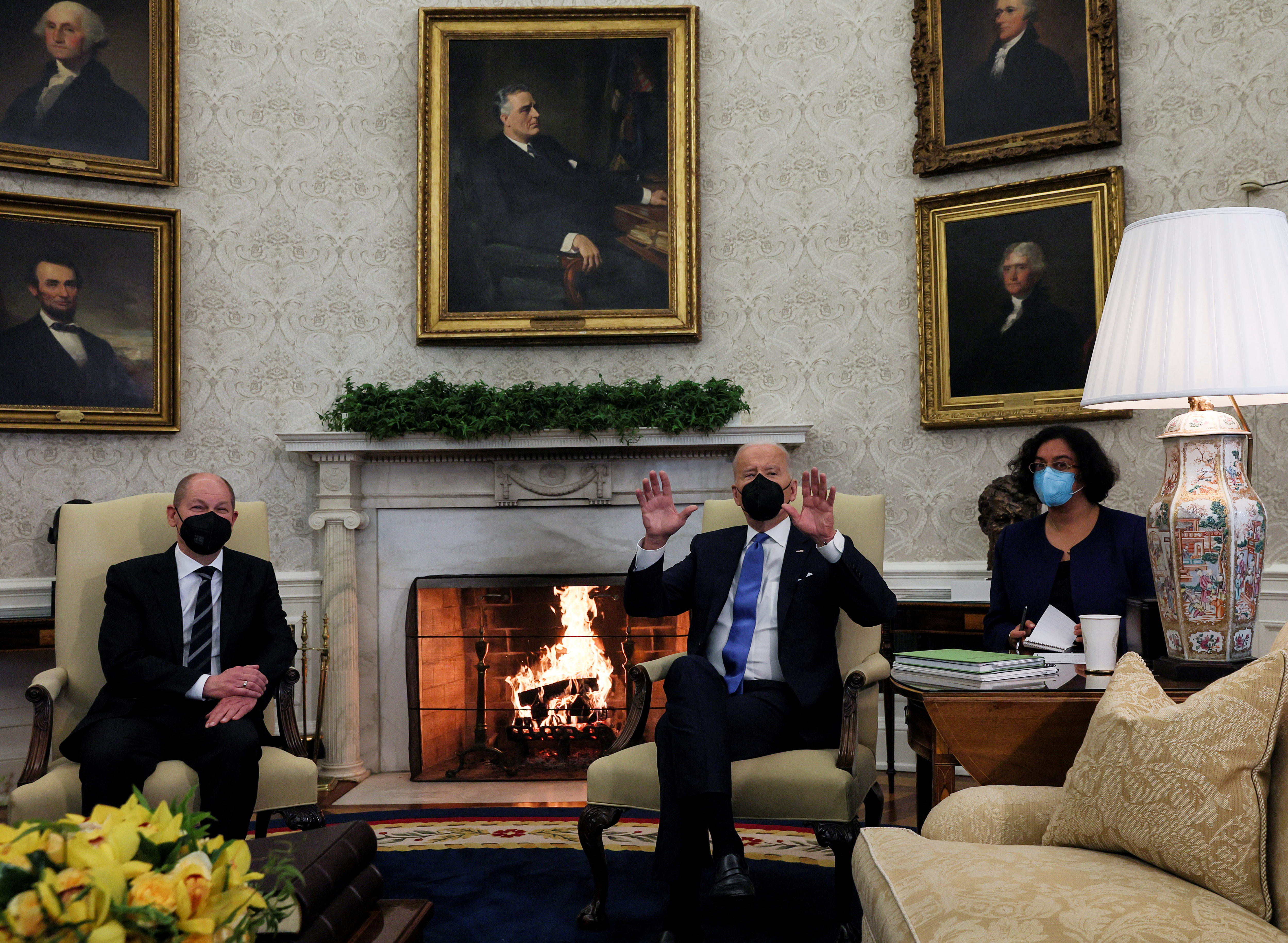 French President Emmanuel Macron meets with Vladimir Putin in Moscow ...