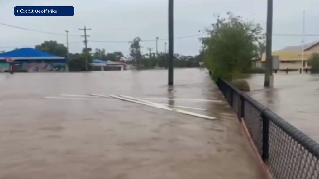 Thargomindah, Queensland locals inundated by floodwaters - ABC News