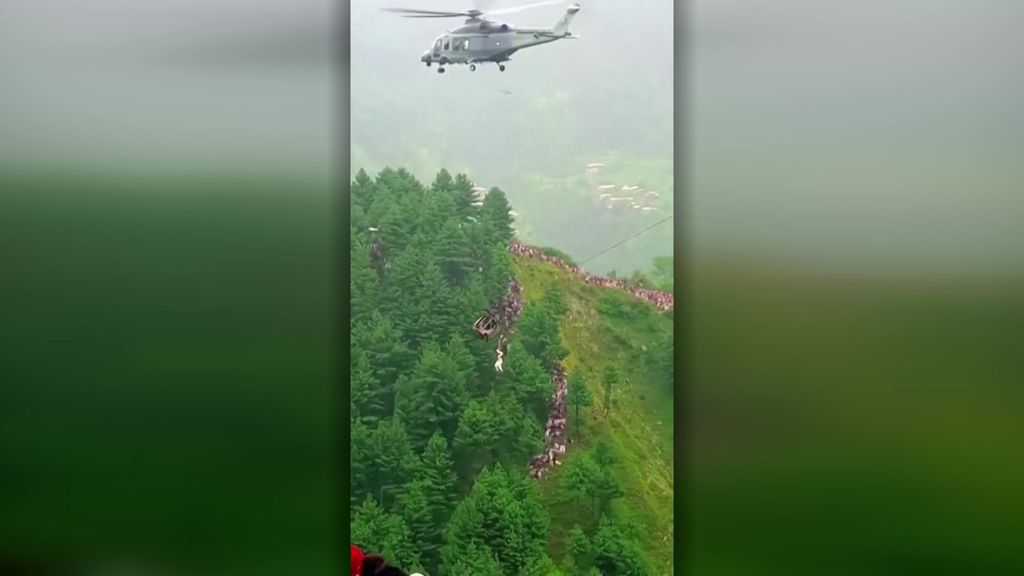 School children and teachers rescued from stranded cable car in ...