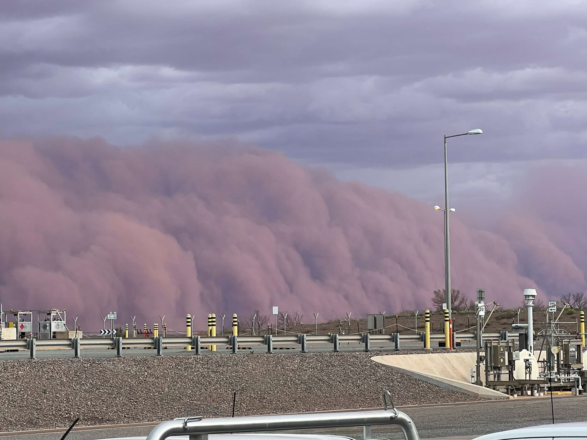Wild weather brings spectacular dust storm to Onslow in WA's Pilbara ...