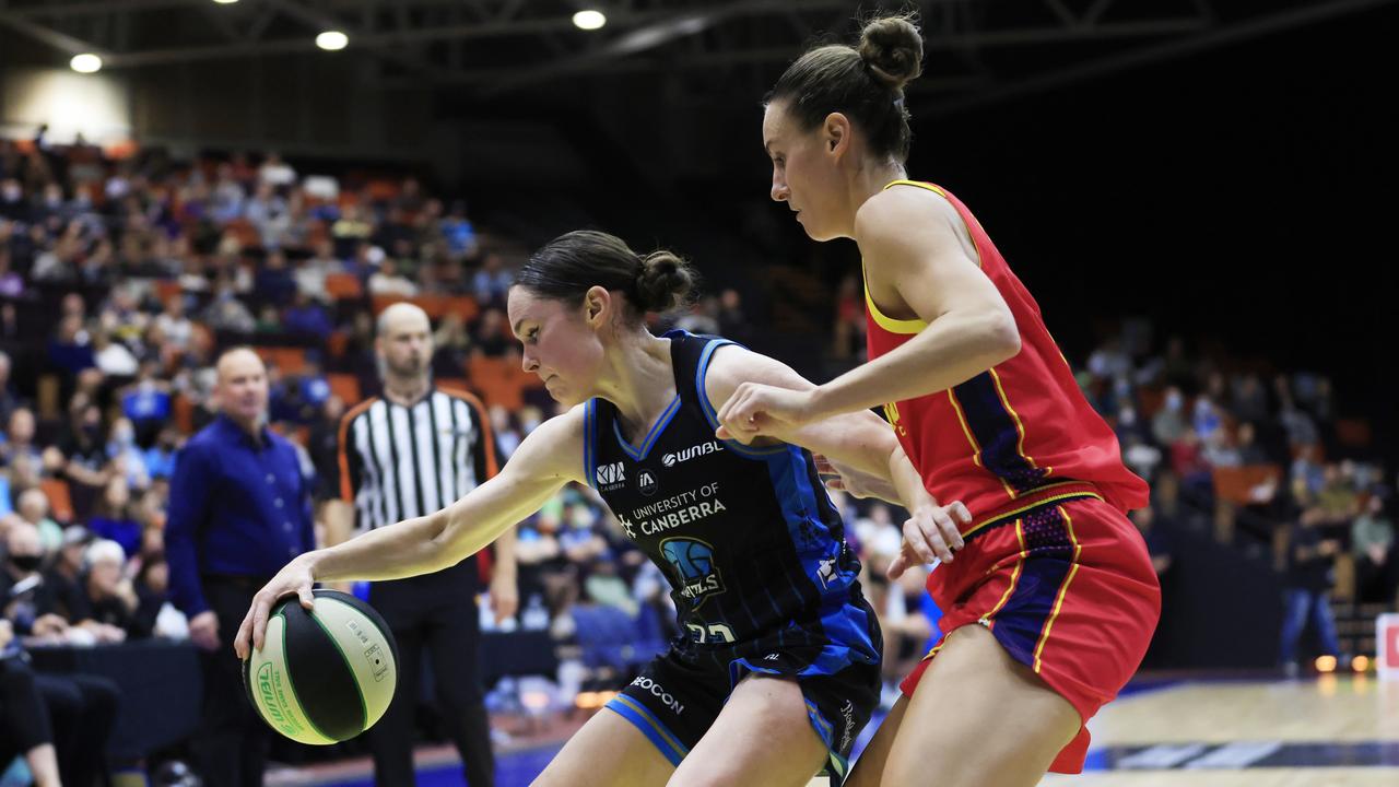 Bendigo's Kelly Wilson makes WNBL history, with 400-game milestone ...