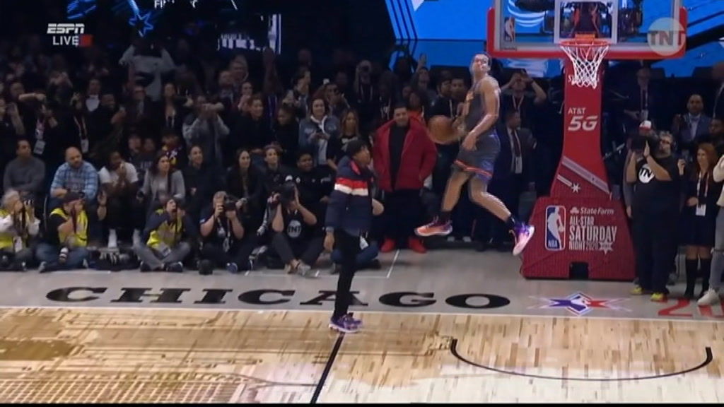 Derrick Jones Jr wins NBA dunk contest in controversial dunk-off - ABC News