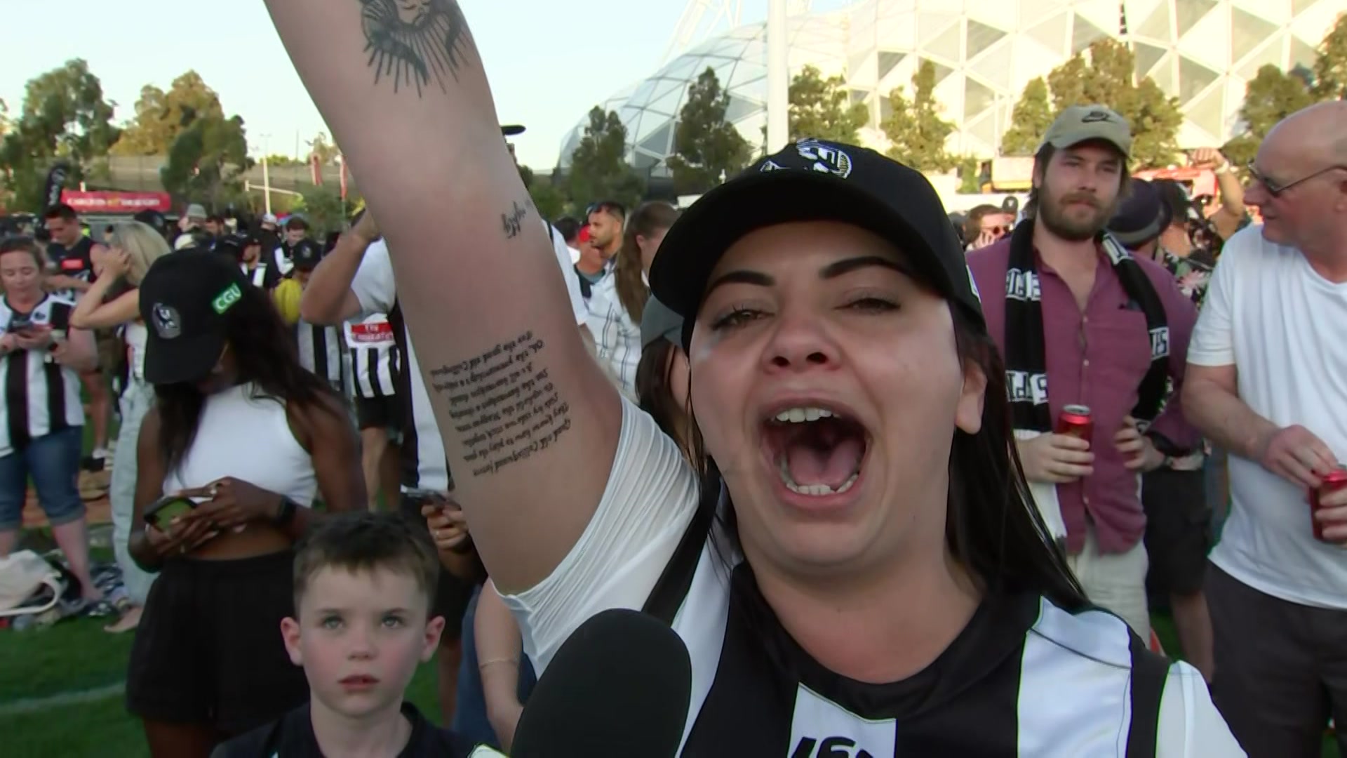 Collingwood fans across Melbourne and Australia celebrate nail-biting ...