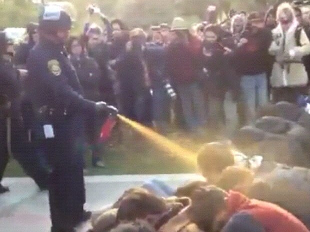 US police pepper spray sitting protesters - ABC News
