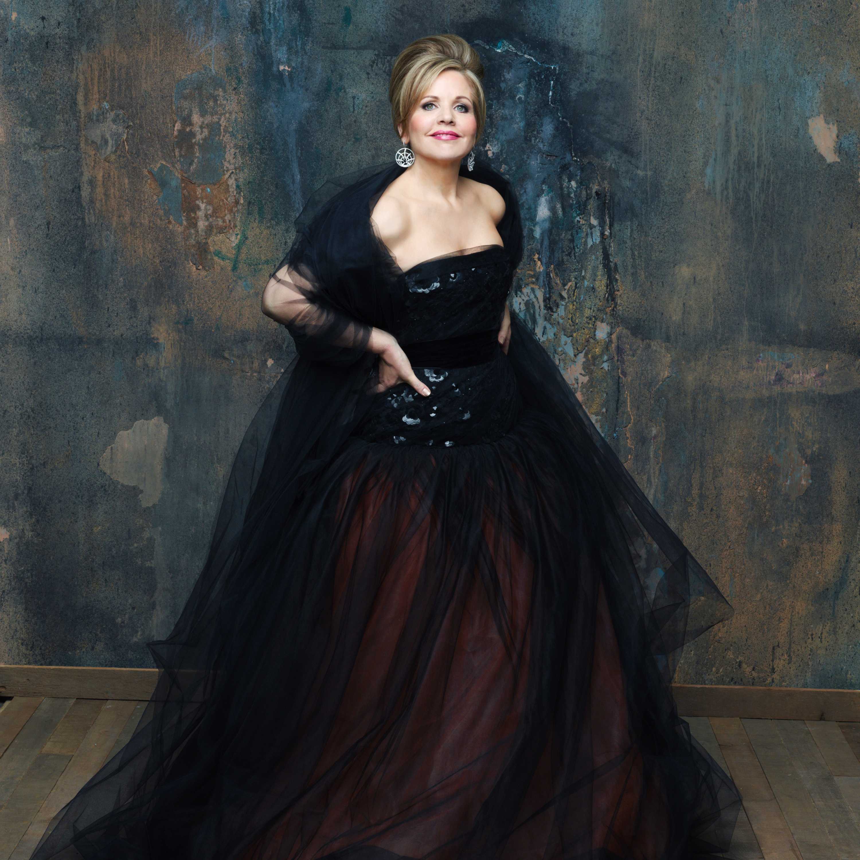 Explore the life, inspirations and iconic recordings of soprano Renée ...