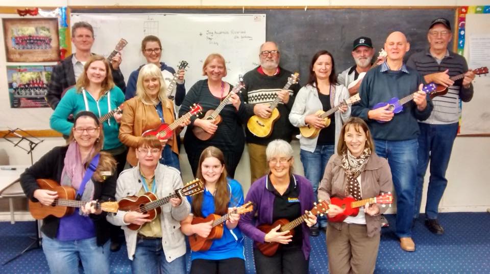 Humble ukulele strings along new generation of players - ABC News