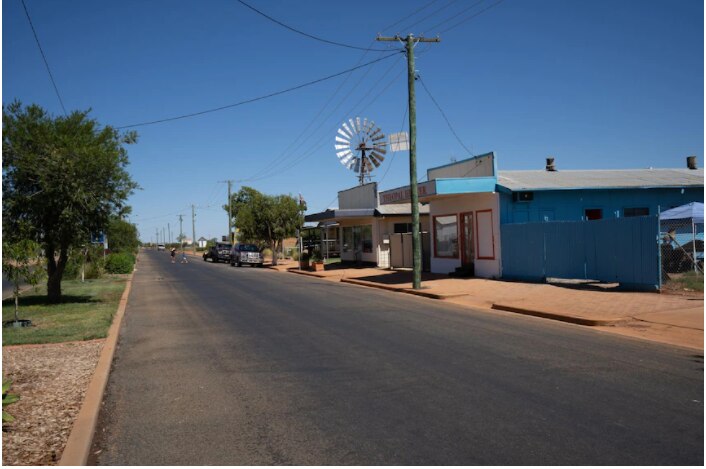 Outback Qld town auctions land at low prices - ABC News