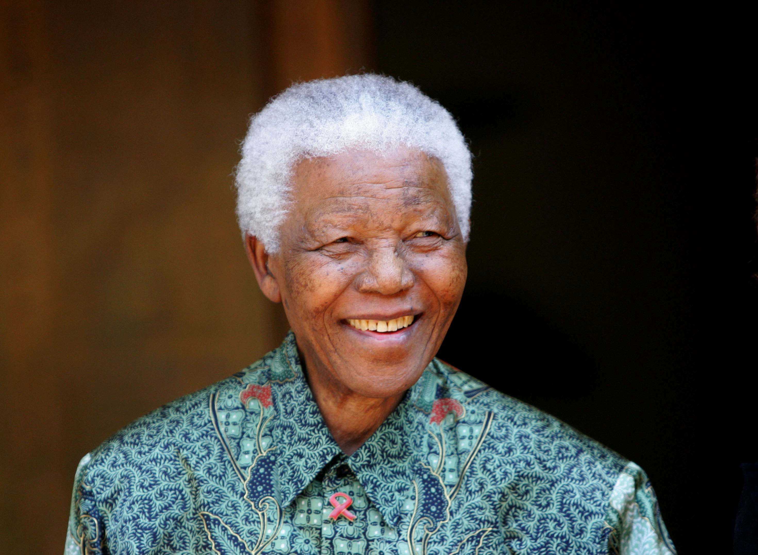 Nelson Mandela dies: South Africans pay tribute to former leader - ABC News