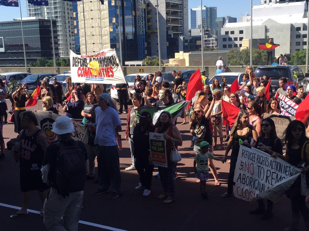Indigenous community closure protest turns violent outside WA ...