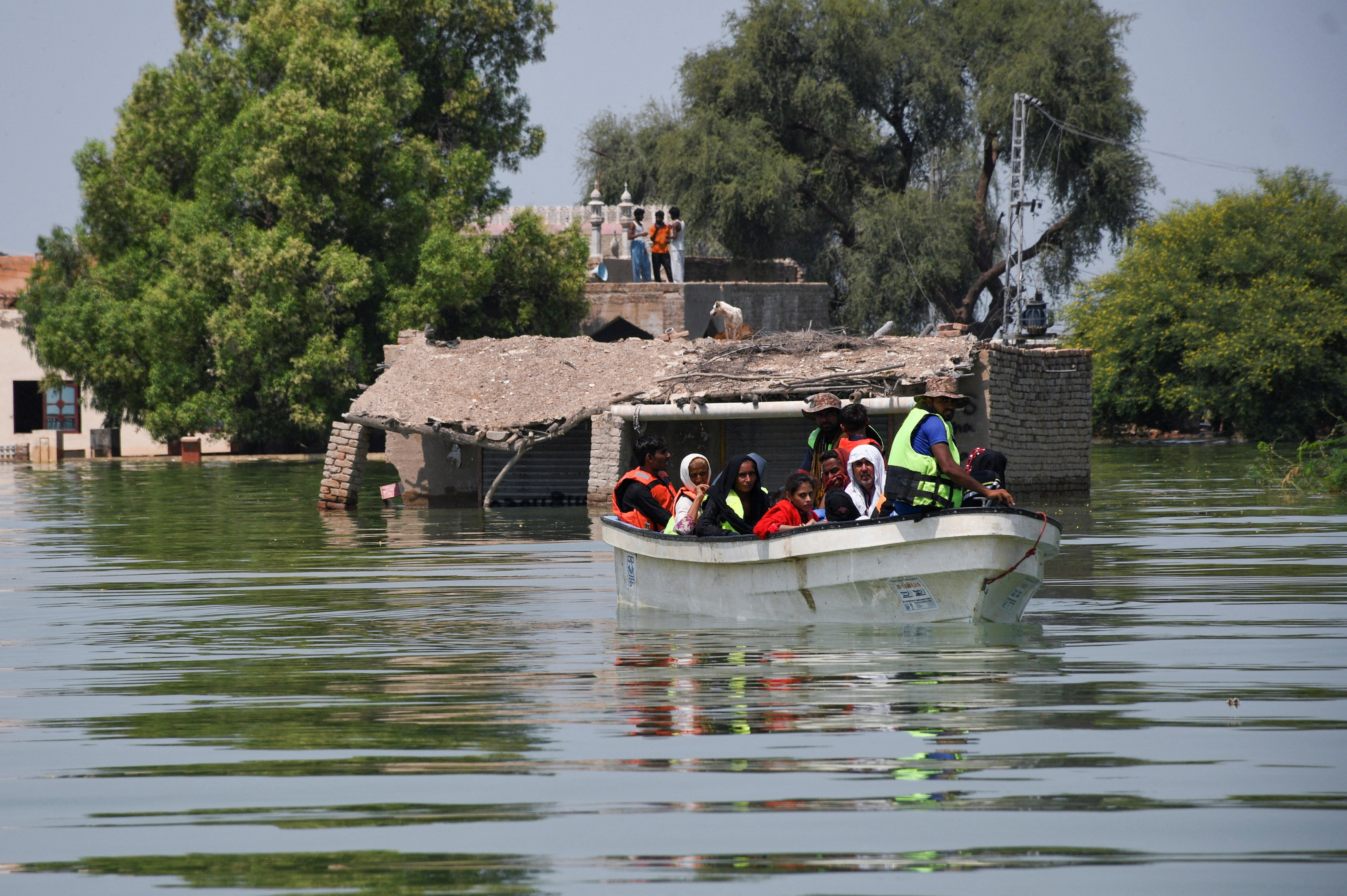 Millions living in tents as Pakistan floods threaten Sindh power supply ...