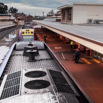 Bendigo trains miss monthly punctuality target - ABC News