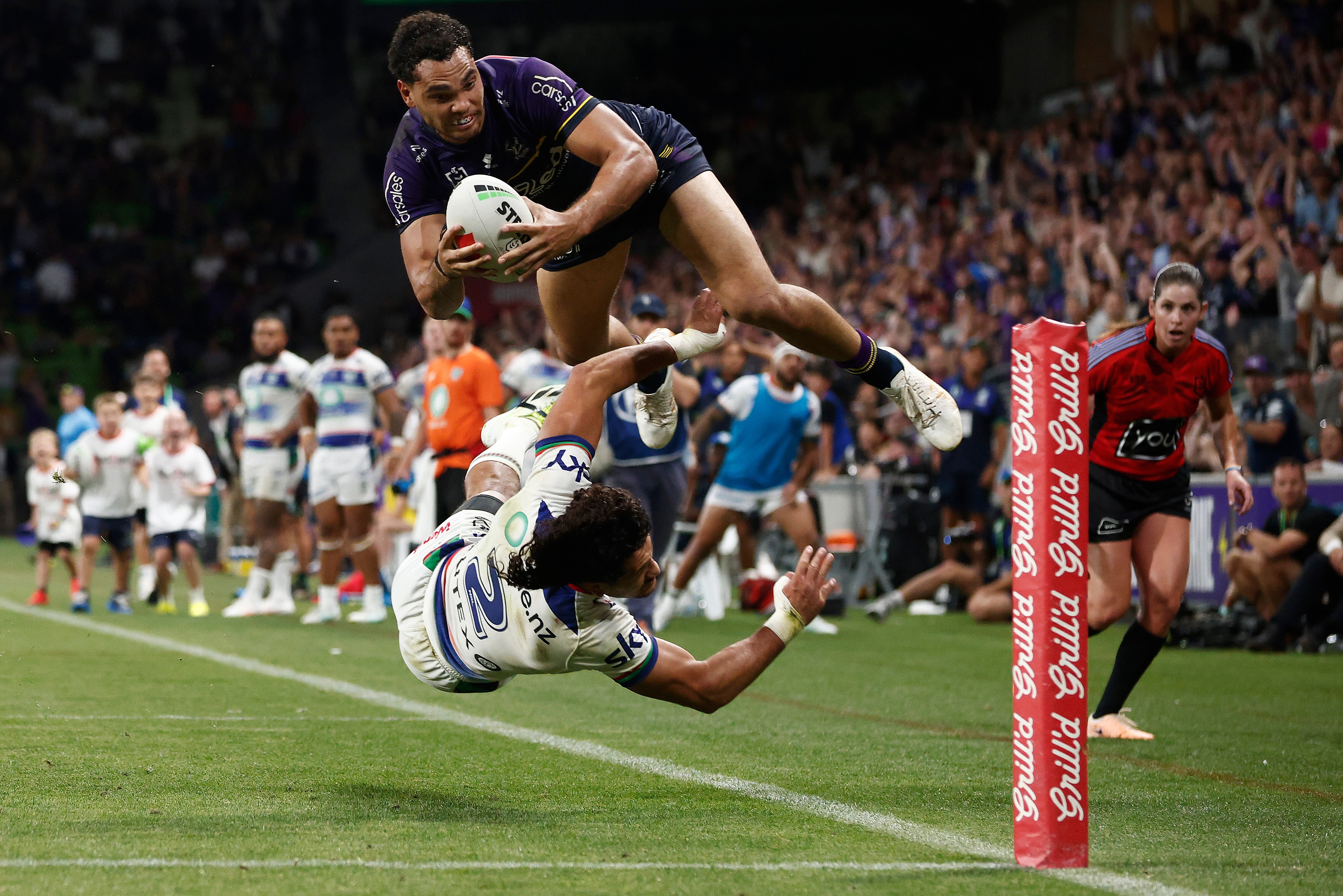 Warriors awestruck after Xavier Coates jumps 'over a skyscraper' to ...