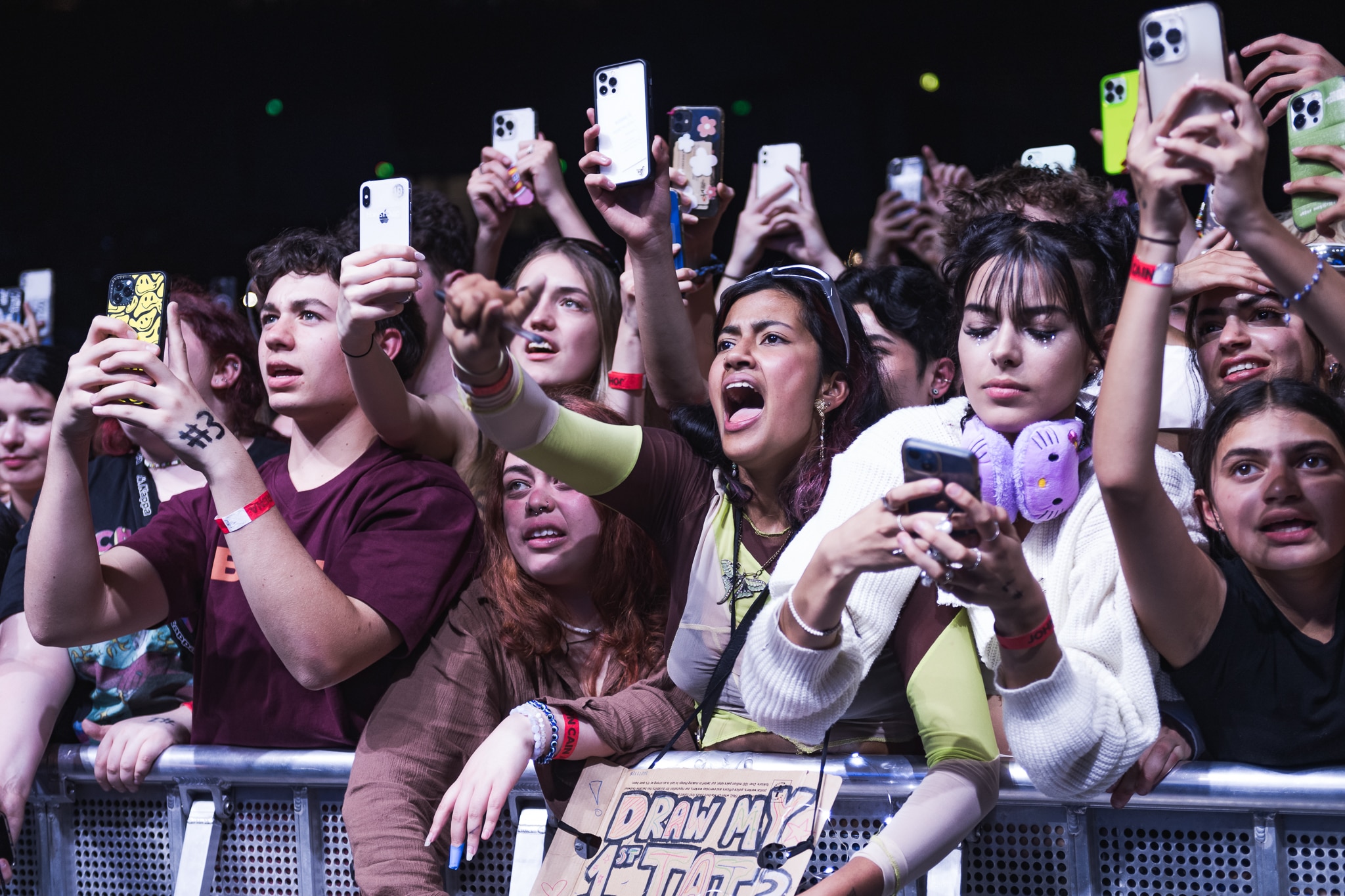 Steve Lacy's biggest show yet in Melbourne prompts chaotic scenes ...